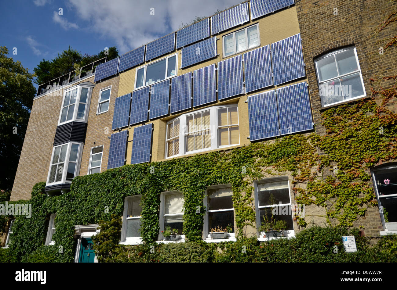 Solar panels london hi-res stock photography and images - Alamy