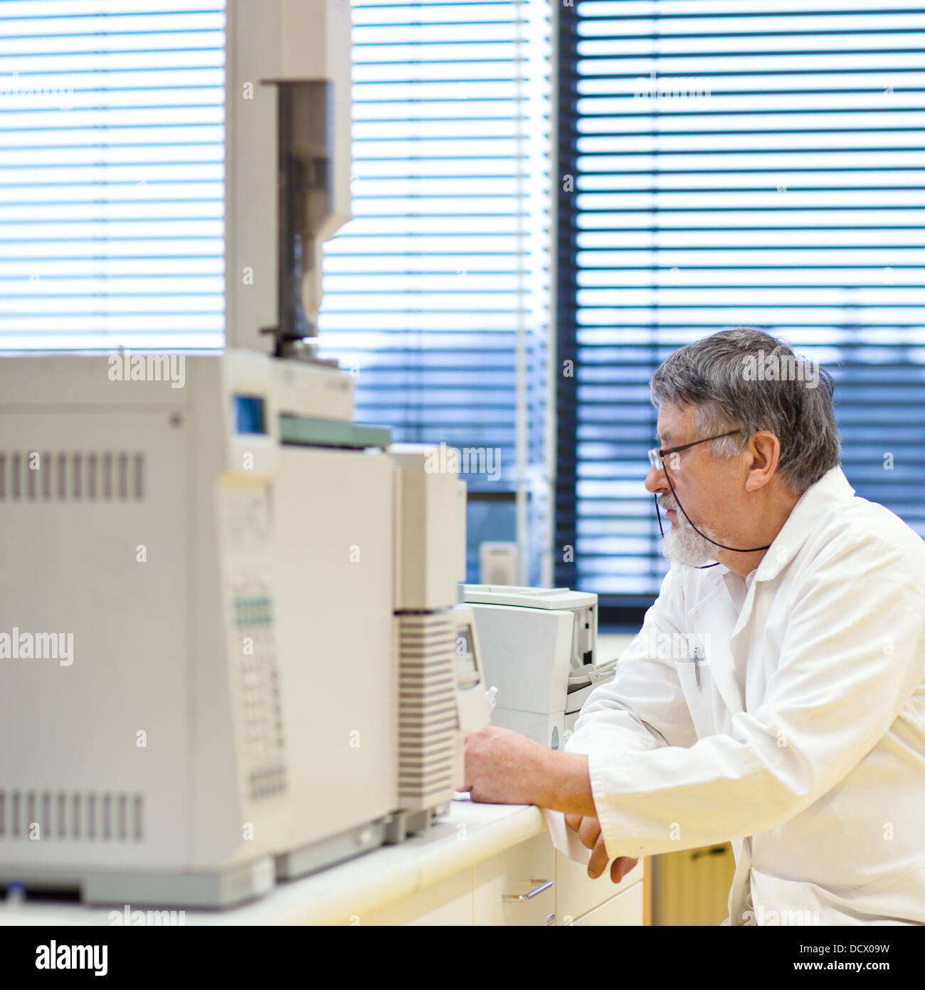 senior male researcher carrying out scientific research in a lab Stock ...