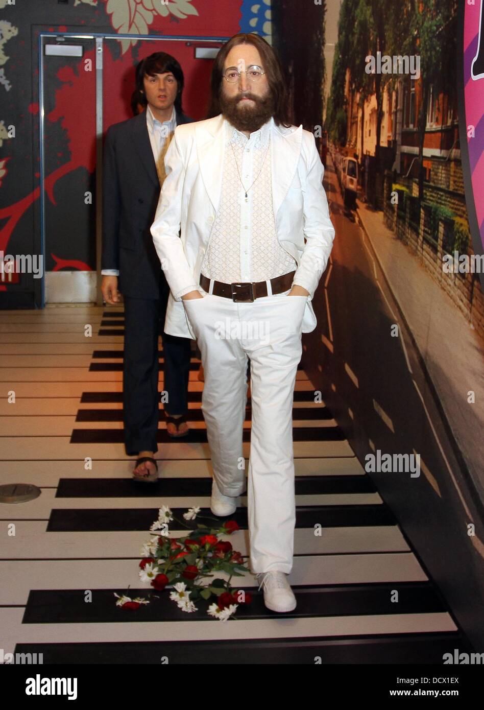 Atmosphere Madame Tussauds unveils The Beatles wax figures in Hollywood ...
