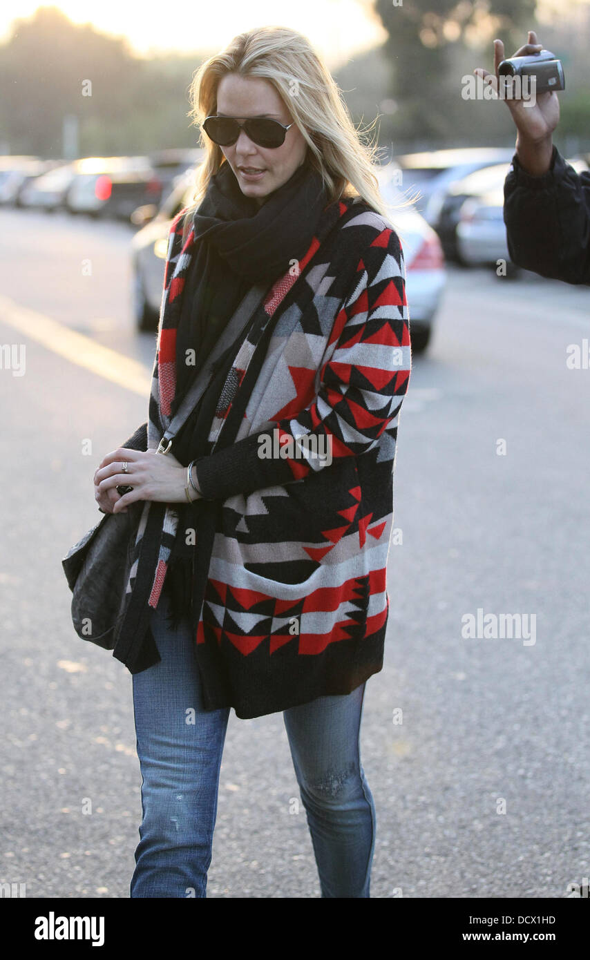 Leslie Bibb arrives at Byron & Tracey hair salon in Beverly Hills to ...
