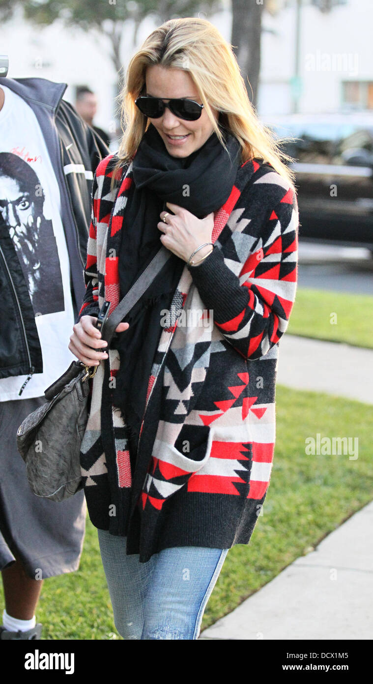 Leslie Bibb arrives at Byron & Tracey hair salon in Beverly Hills to ...