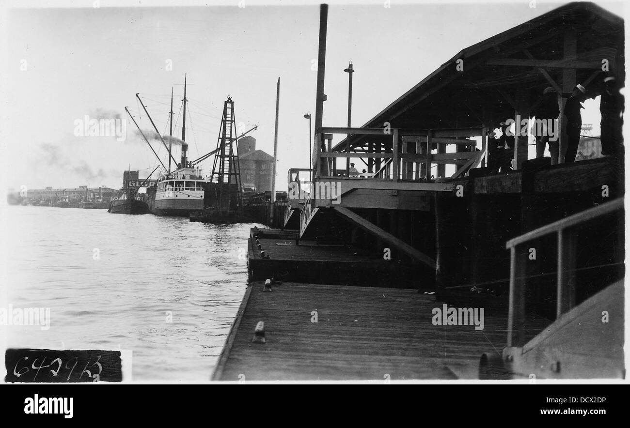 A view of the Fifth Street landing from the north float in Long Beach ...