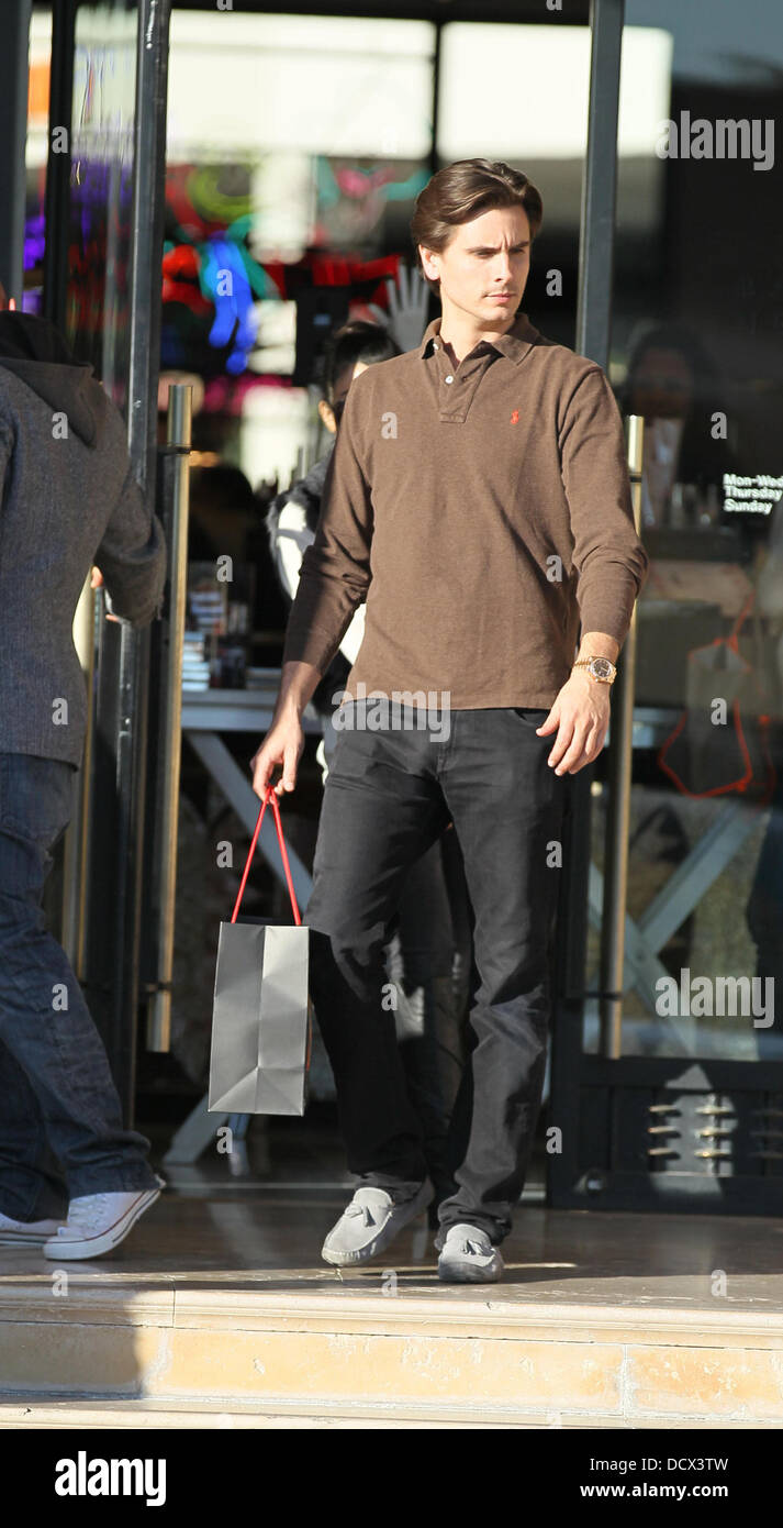 Kourtney Kardashian, Scott Disick and their son Mason exit Barney's New ...