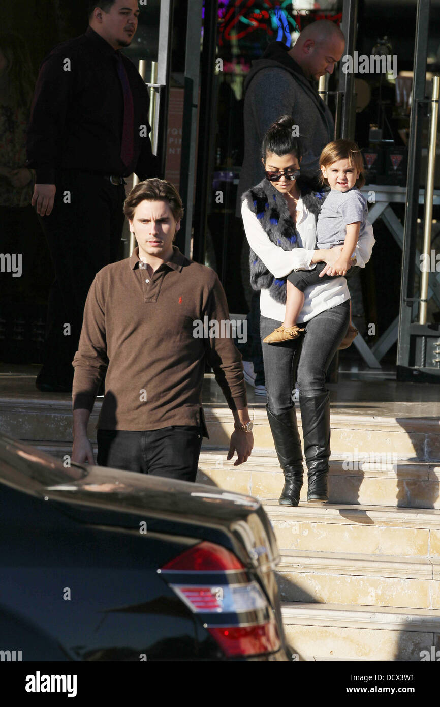 Kourtney Kardashian, Scott Disick and their son Mason exit Barney's New ...