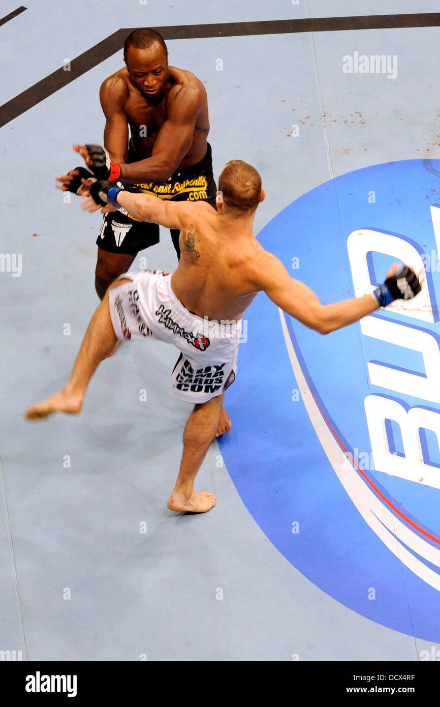 Claude Patrick vs Brian Ebersole UFC 140 Welterweight bout at the Air ...