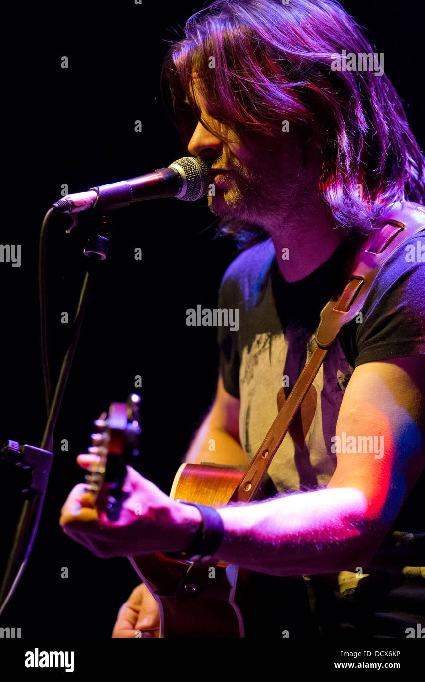 Ray Wilson, (ex-Genesis vocalist) performing live at Teatro do Bairro ...
