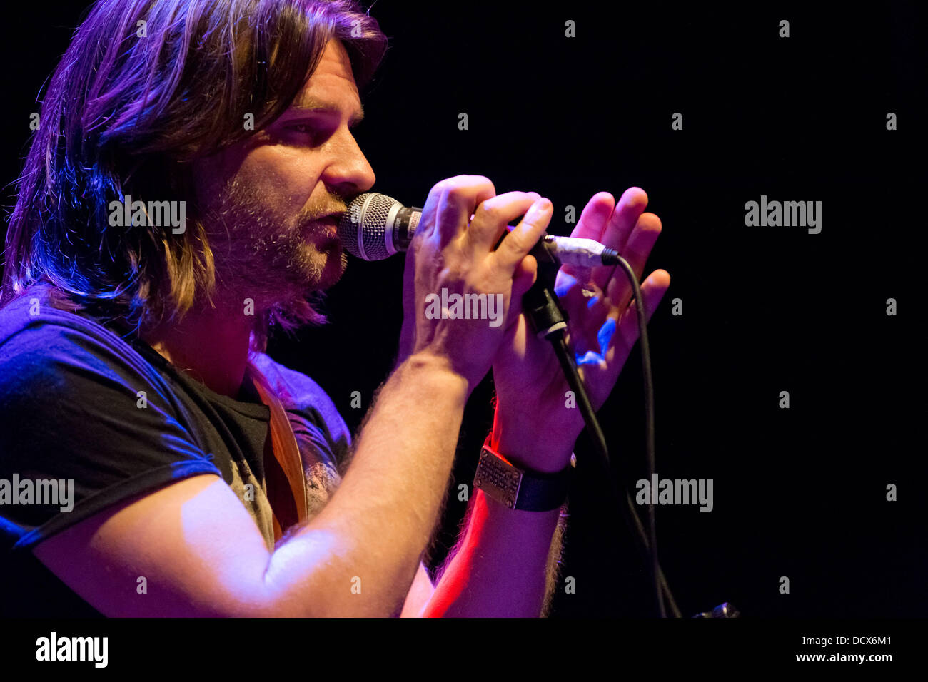 Ray Wilson, (ex-Genesis vocalist) performing live at Teatro do Bairro ...