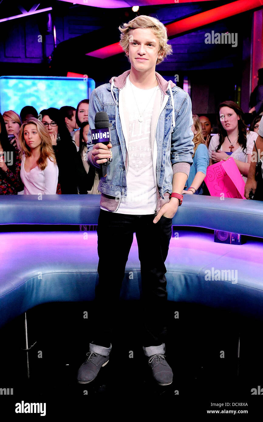 Cody Simpson appears on Much Music's New.Music.Live promoting his ...