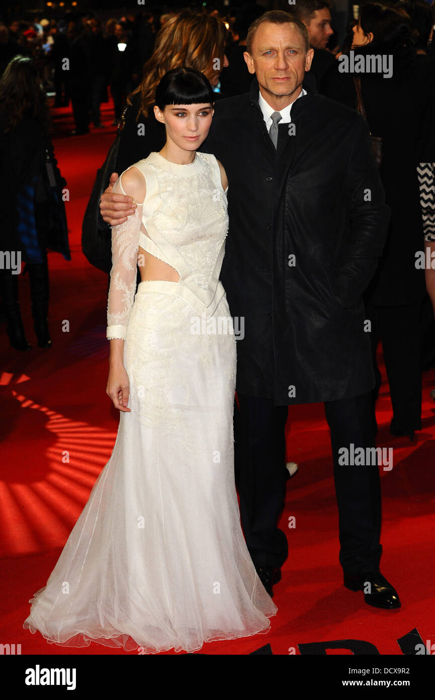 Rooney Mara, Daniel Craig The Girl With The Dragon Tattoo - World ...