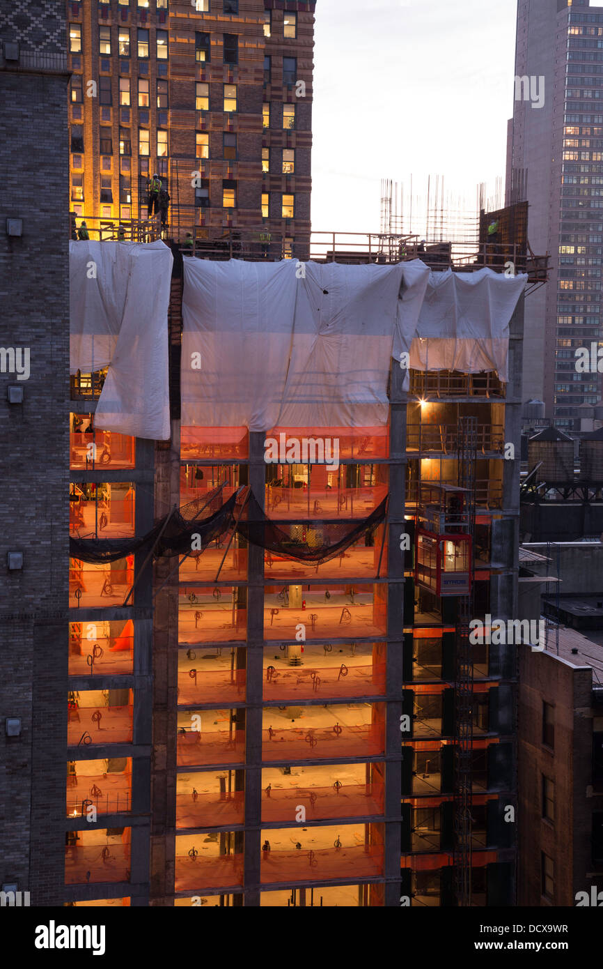 Highrise Building Construction Site, Dusk, NYC Stock Photo - Alamy