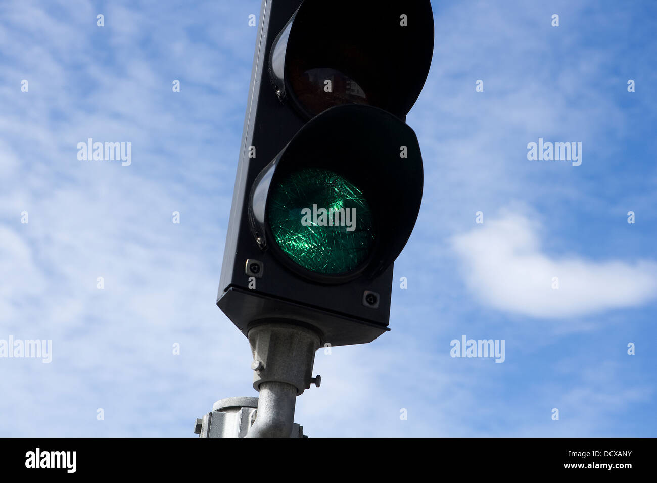 Green traffic light image hi-res stock photography and images - Alamy