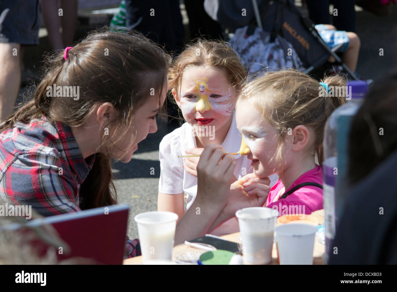 Children animal face painting hi-res stock photography and images - Alamy