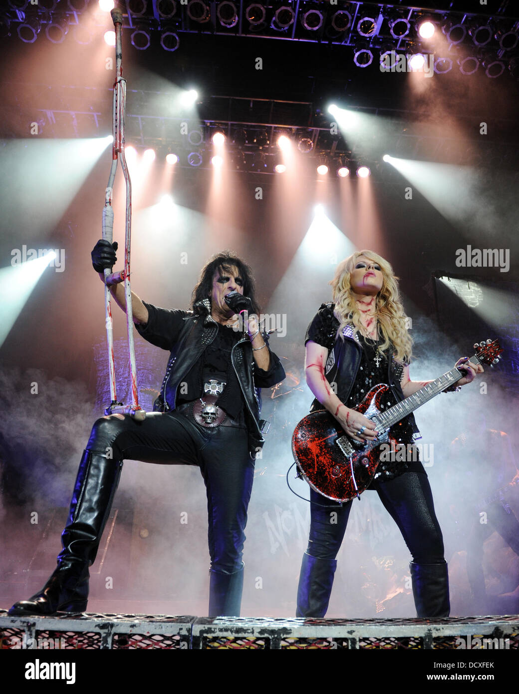 Alice cooper and orianthi hi-res stock photography and images - Alamy