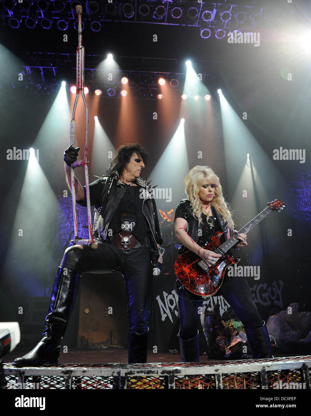 Alice cooper and orianthi hi-res stock photography and images - Alamy
