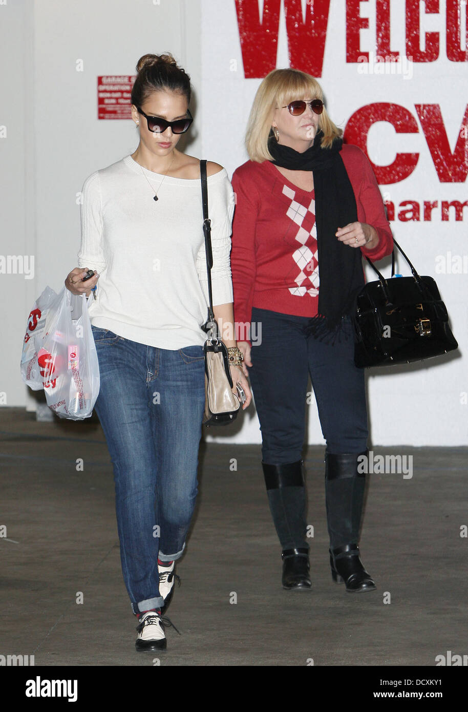 Jessica Alba shopping at CVS in Beverly Hills with her mother Catherine ...