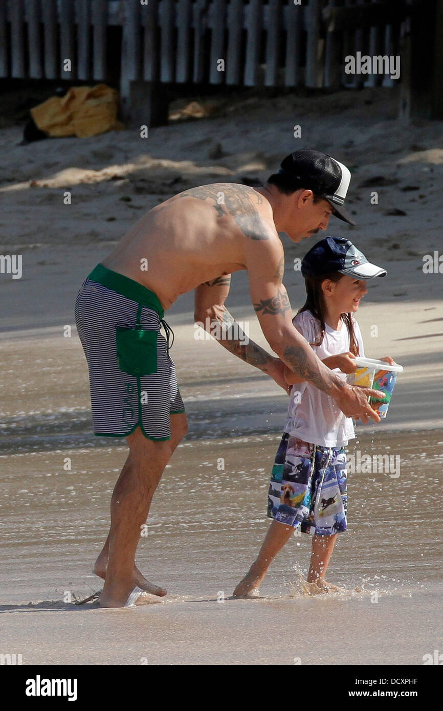 Anthony Kiedis and his son Everly Bear enjoying a holiday on St ...