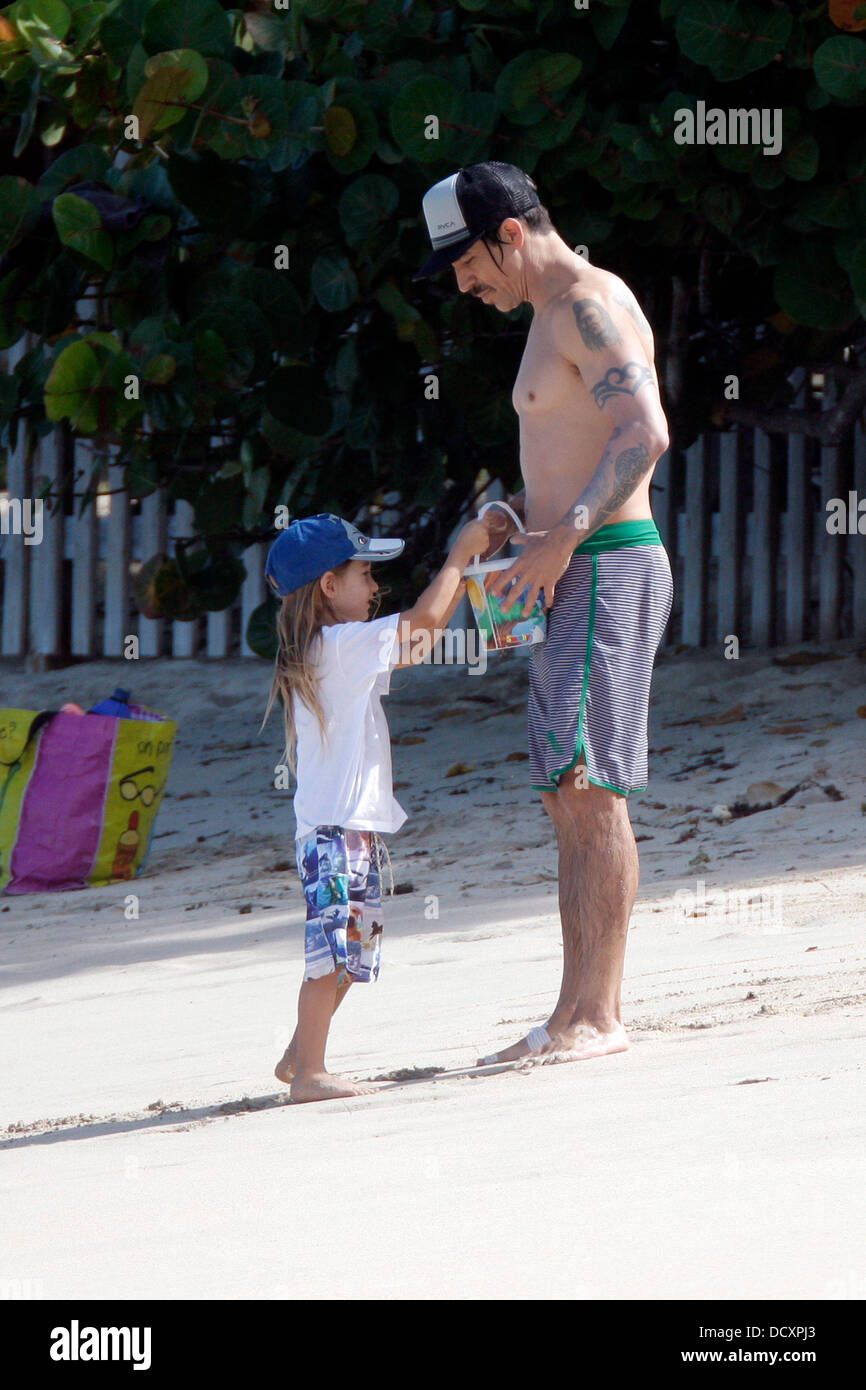Anthony Kiedis and his son Everly Bear enjoying a holiday on St ...