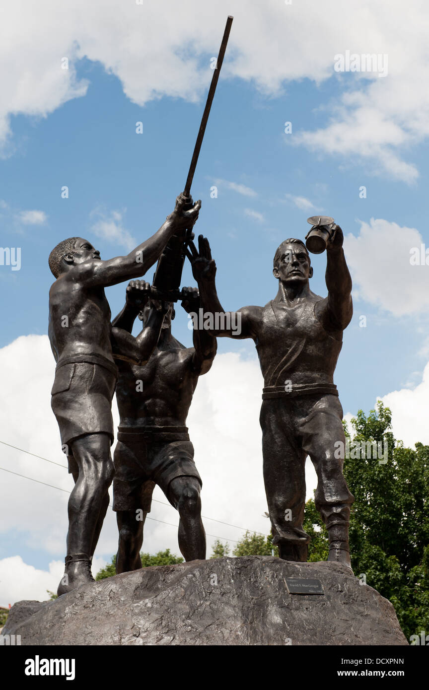 African miners hi-res stock photography and images - Alamy
