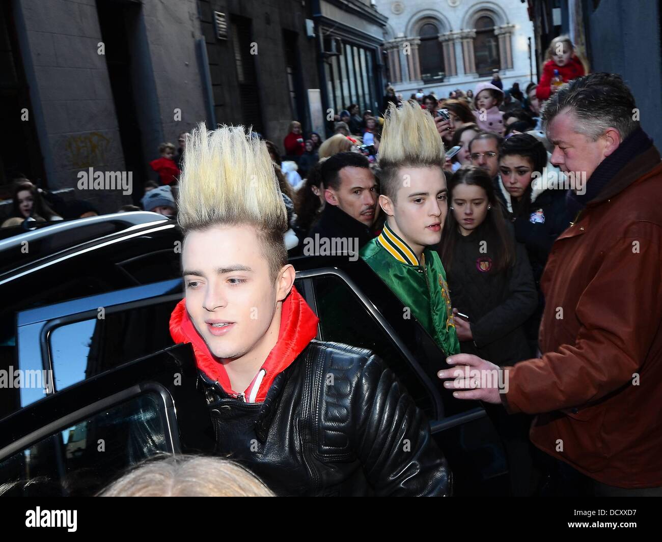 Stage dressing room door hi-res stock photography and images - Alamy