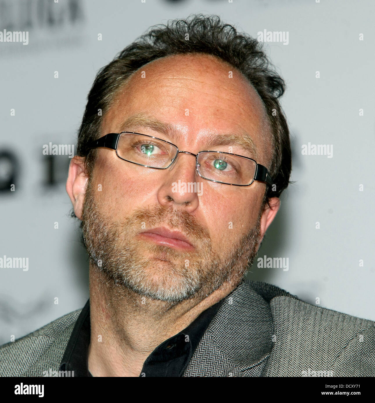 Wikipedia founder Jimmy Wales gives a talk on the future of the ...