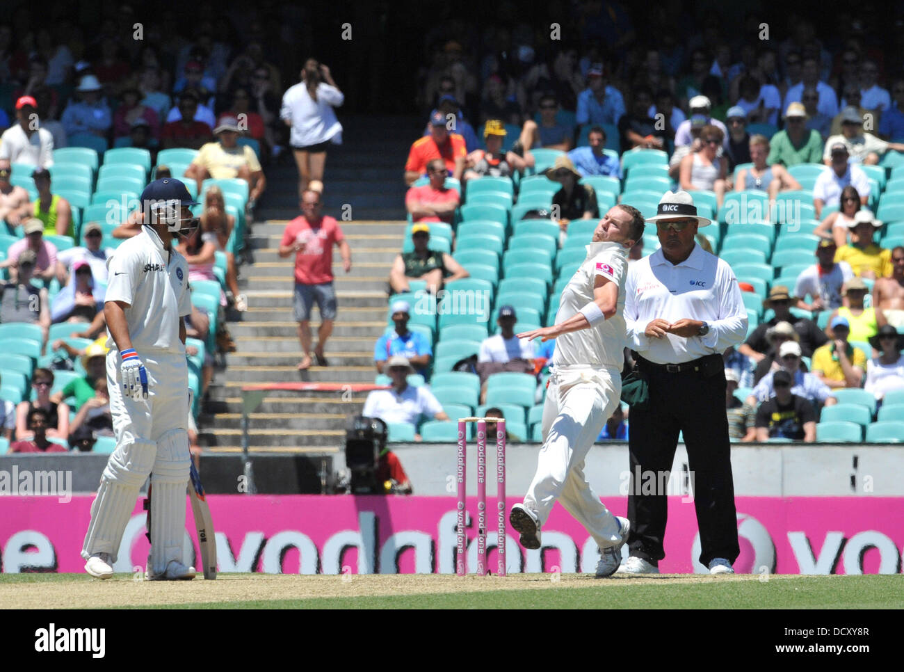 Australian cricketer Peter Siddle bowls during the Second Test Match ...