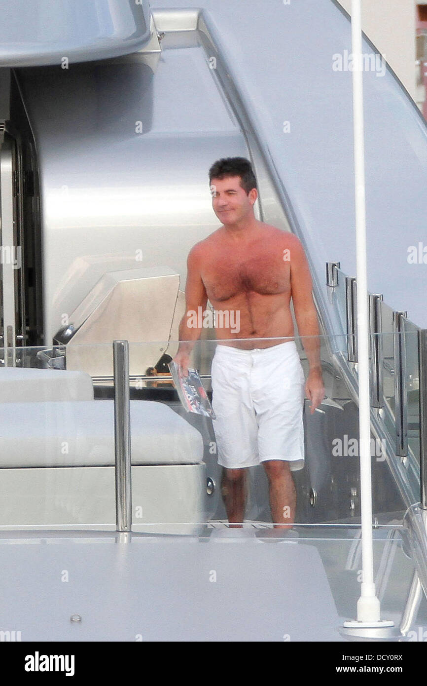Simon Cowell Smoking
