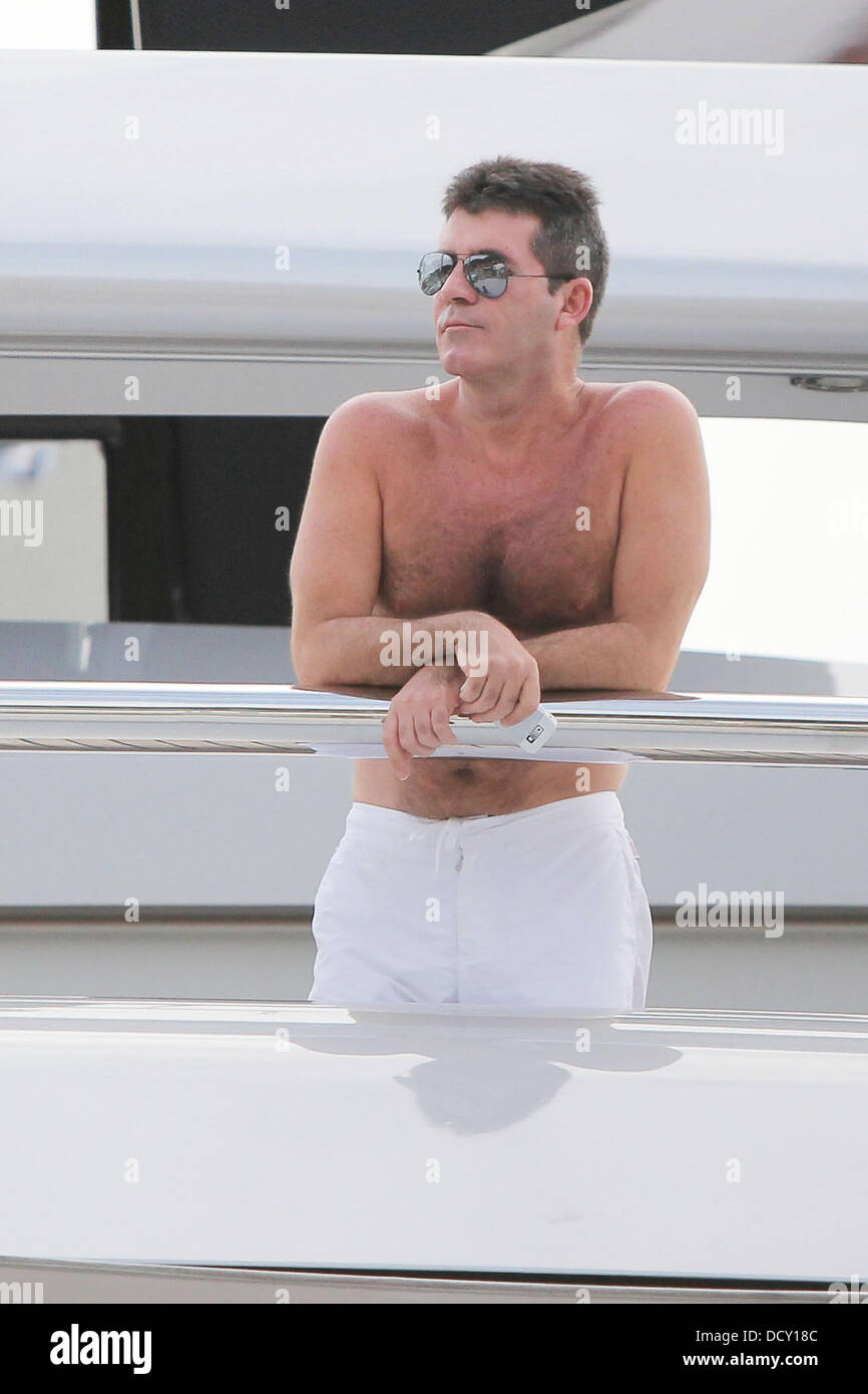 Simon Cowell relaxing aboard luxury super yacht, MY Slipstream St Barts ...