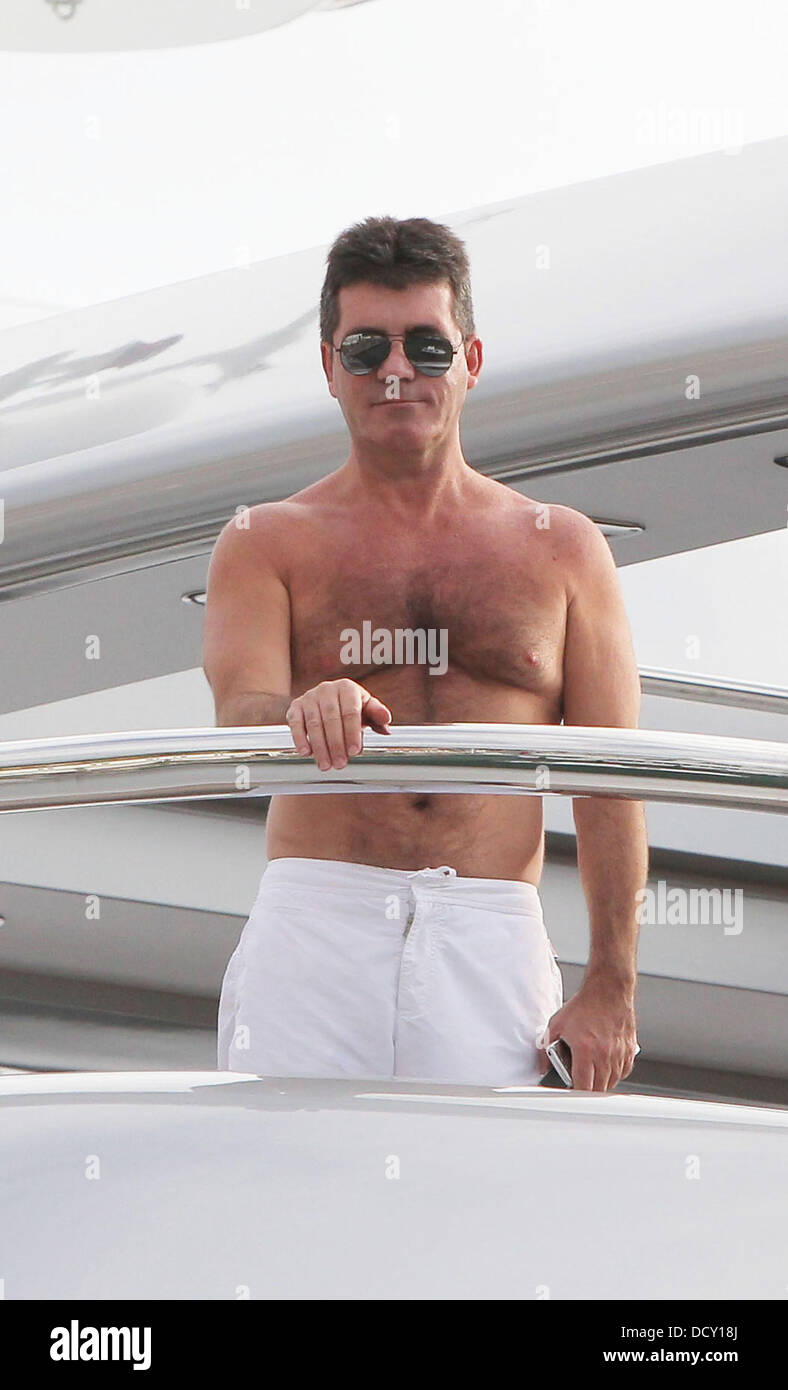 Simon Cowell relaxing aboard luxury super yacht, MY Slipstream St Barts ...
