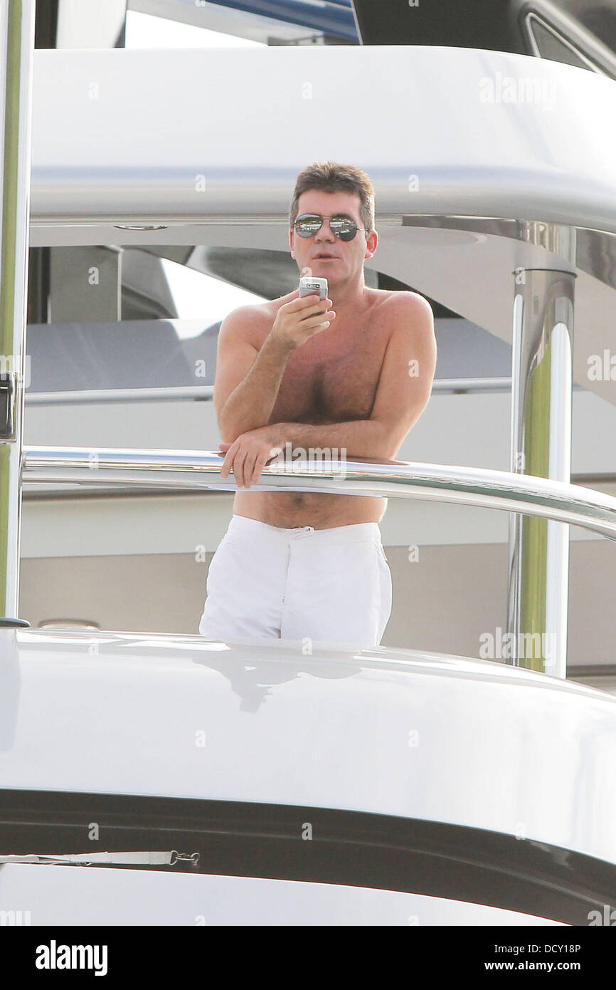 Simon Cowell relaxing aboard luxury super yacht, MY Slipstream St Barts ...