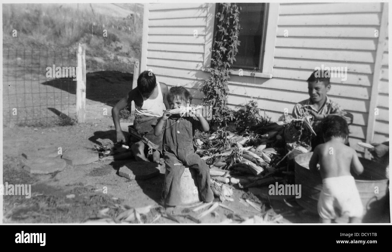 Native american labor Black and White Stock Photos & Images - Alamy