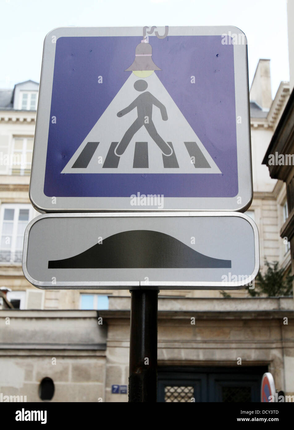 Funny Road Signs An anonymous artist gets some attention from drivers ...