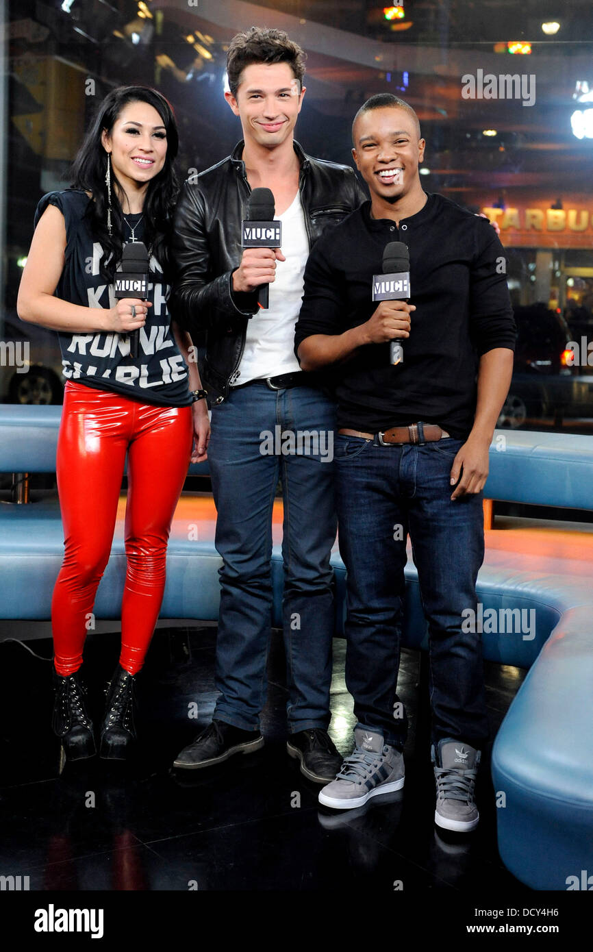 Cassie Steele, Joe Dinicol and Benjamin Charles Watson appear on ...