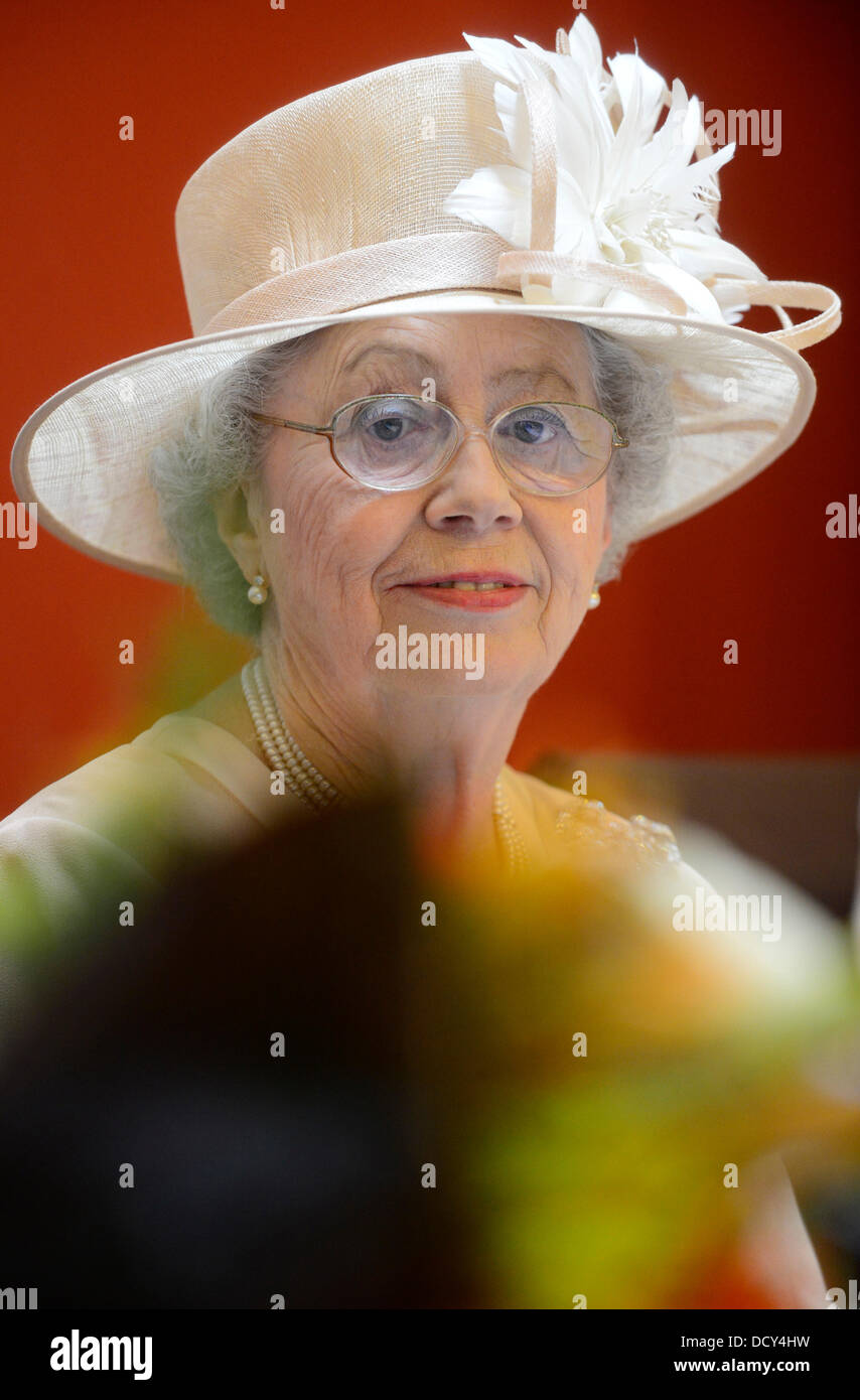 Mary reynolds hi-res stock photography and images - Alamy