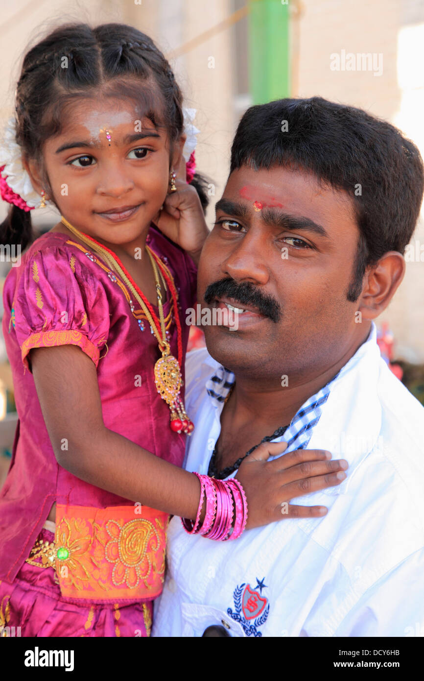 Tamil family hi-res stock photography and images - Alamy