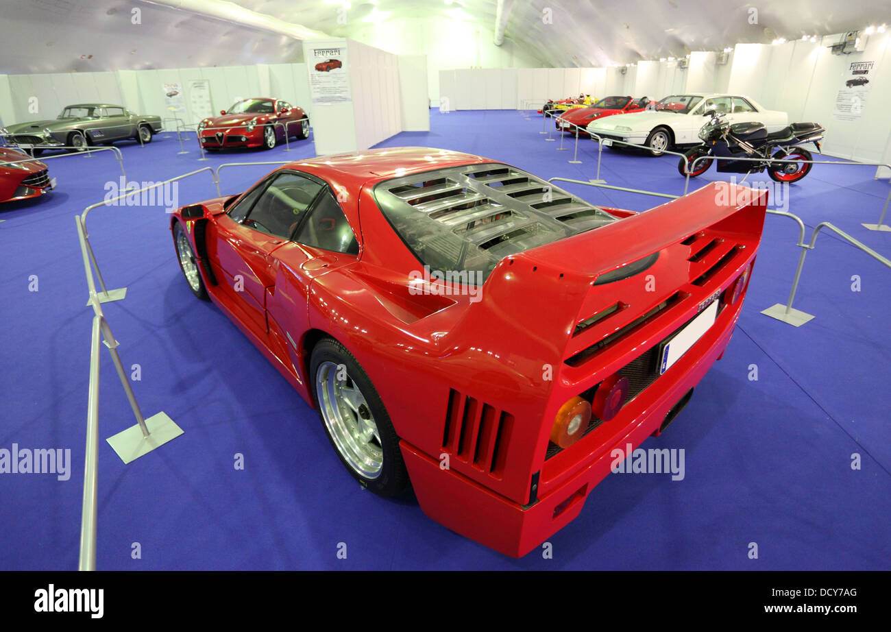 Ferrari f40 hi-res stock photography and images - Alamy