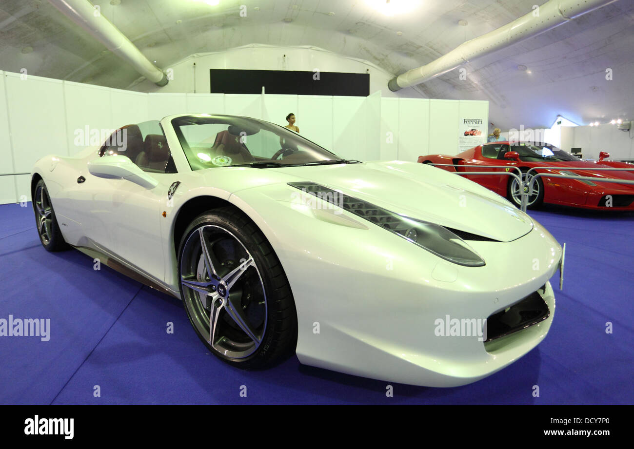 White Ferrari 458 Spider Wallpaper