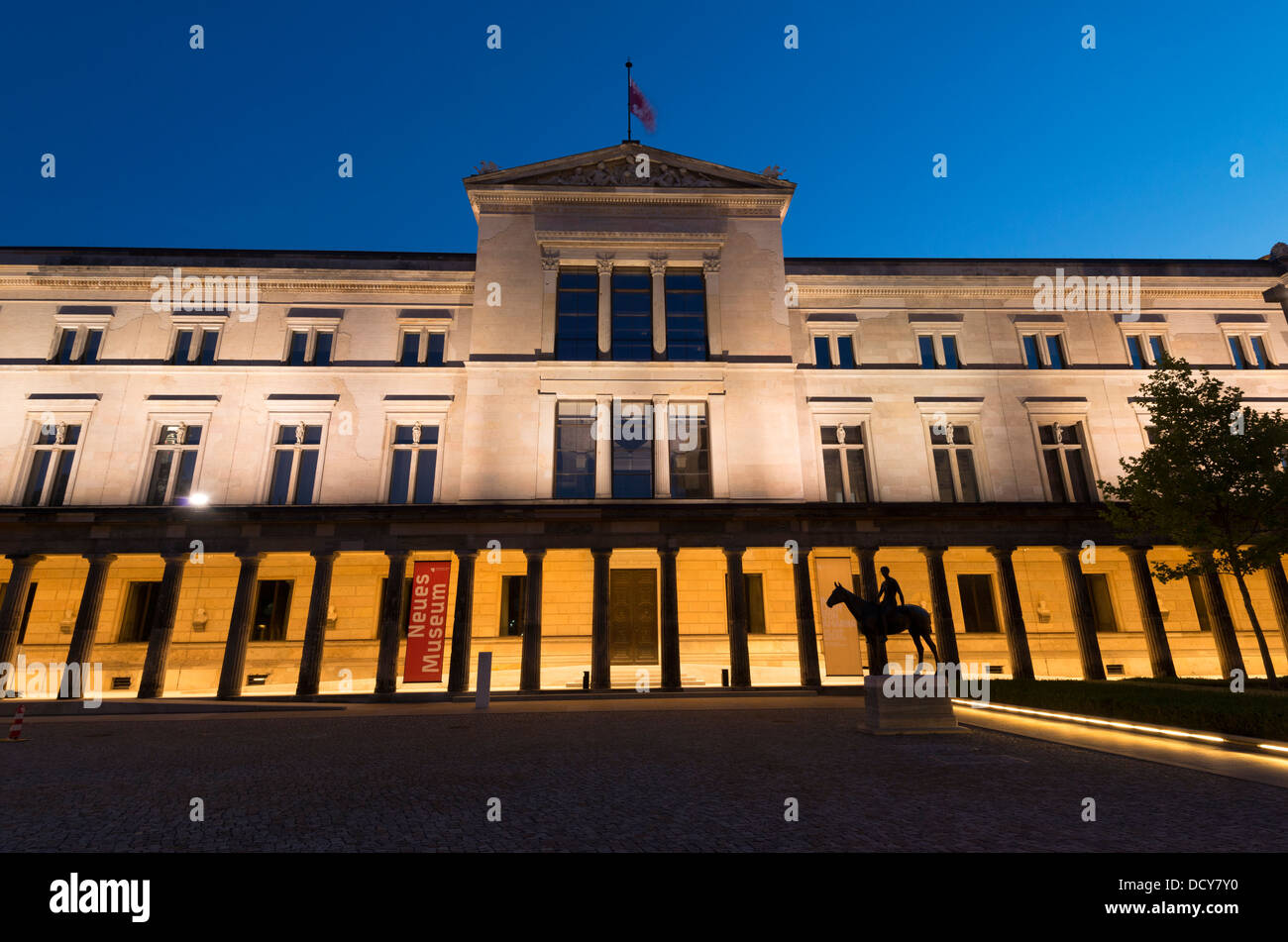 Neues museum berlin exterior hi-res stock photography and images - Alamy