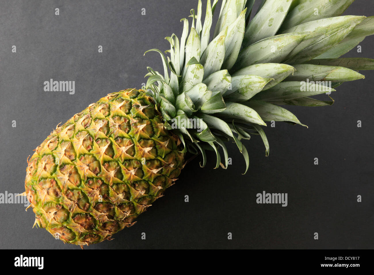 Pineapple horizontal hi-res stock photography and images - Alamy
