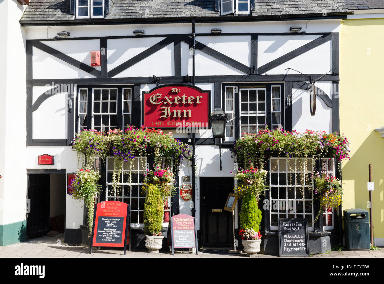 Modbury inn hi-res stock photography and images - Alamy