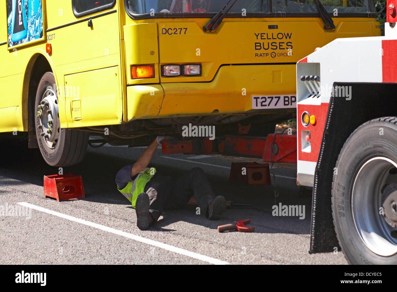 Connecting buses hi-res stock photography and images - Alamy