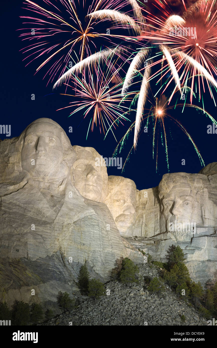 MOUNT RUSHMORE NATIONAL MONUMENT (©GUTZON & LINCOLN BORGLUM 1941) BLACK ...