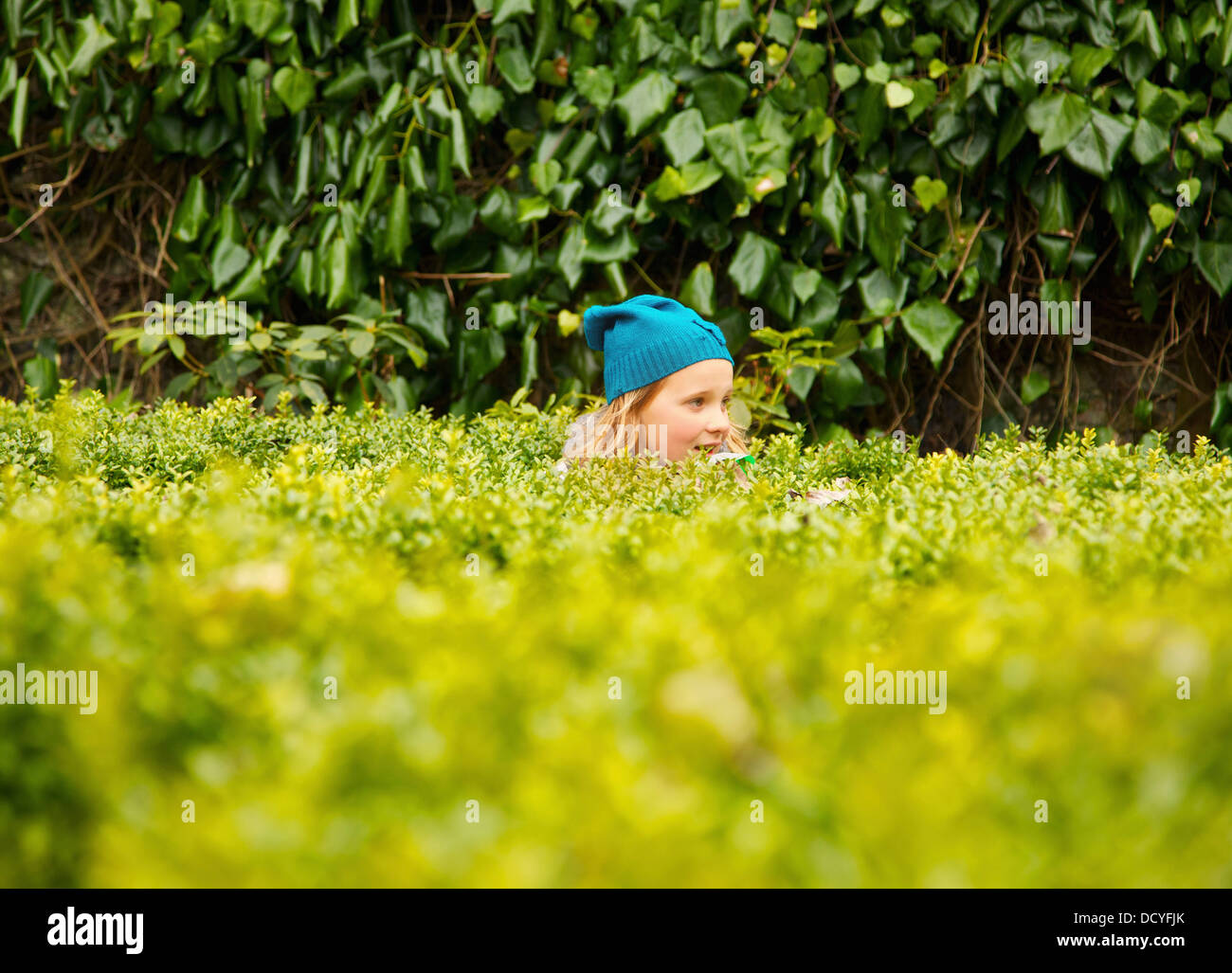 Children hiding garden hi-res stock photography and images - Alamy