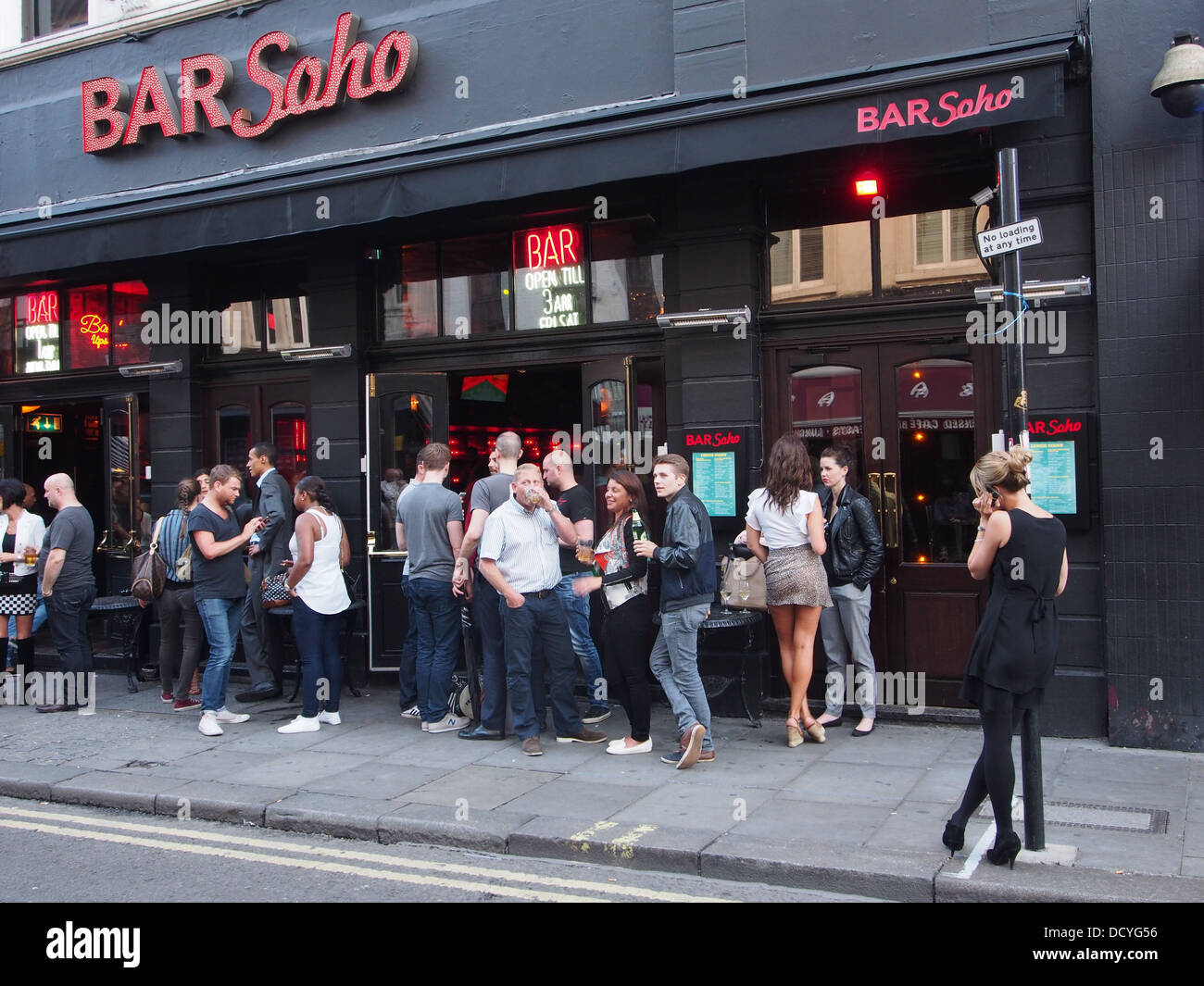 London Pub, Soho Stock Photo - Alamy