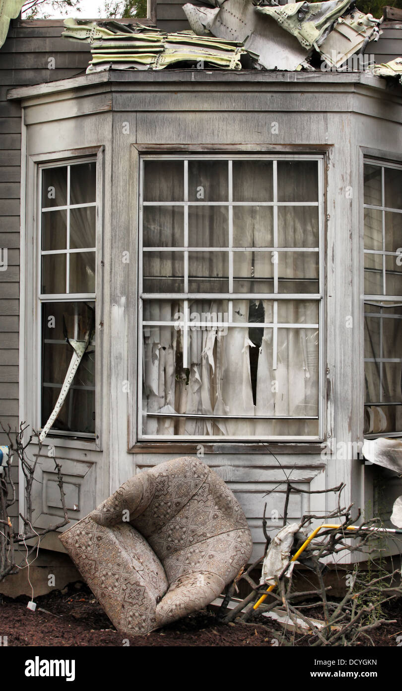 House damaged by disaster Stock Photo - Alamy