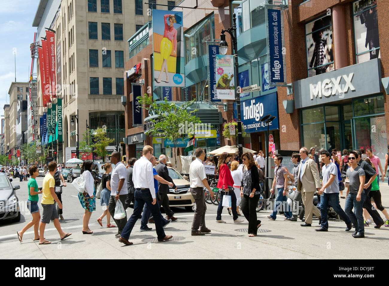 Pedestrian streets montreal hi-res stock photography and images - Alamy