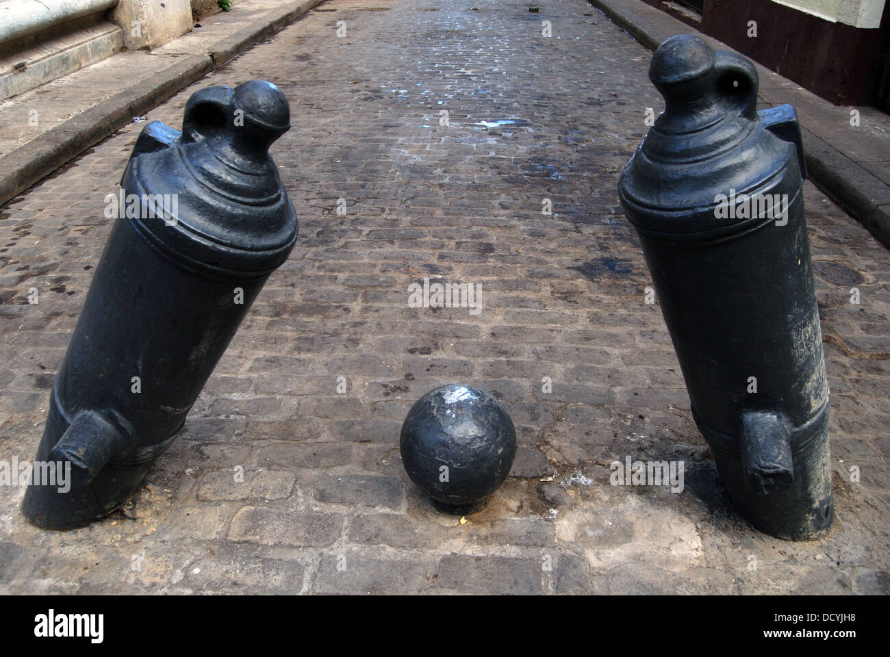 Two canons and a canon ball being used as street bollards, Havana ...