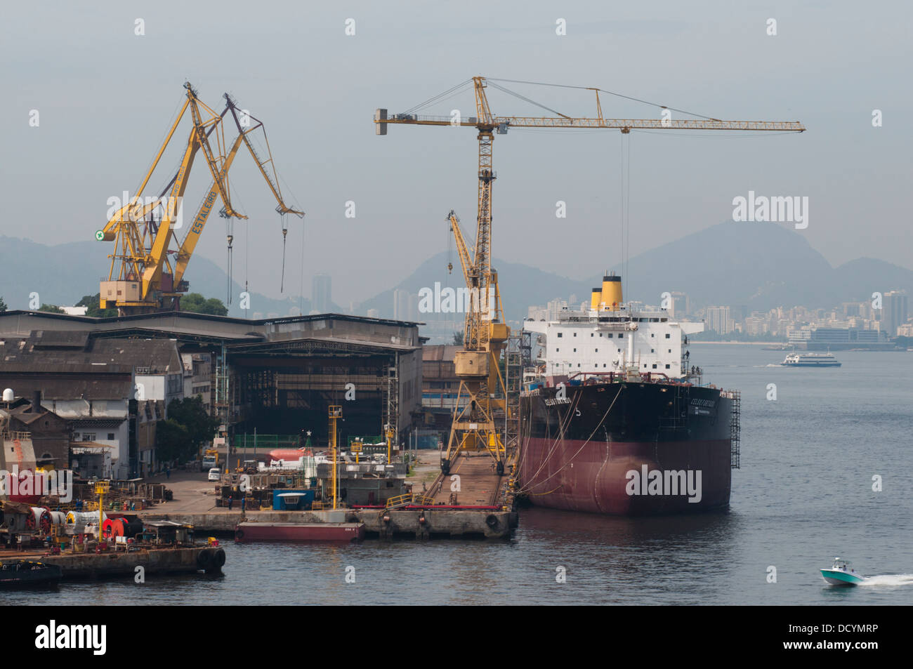 offshore Vessel/rigs/FPSO at yard dock at Guanabara bay, Rio de Janeiro ...