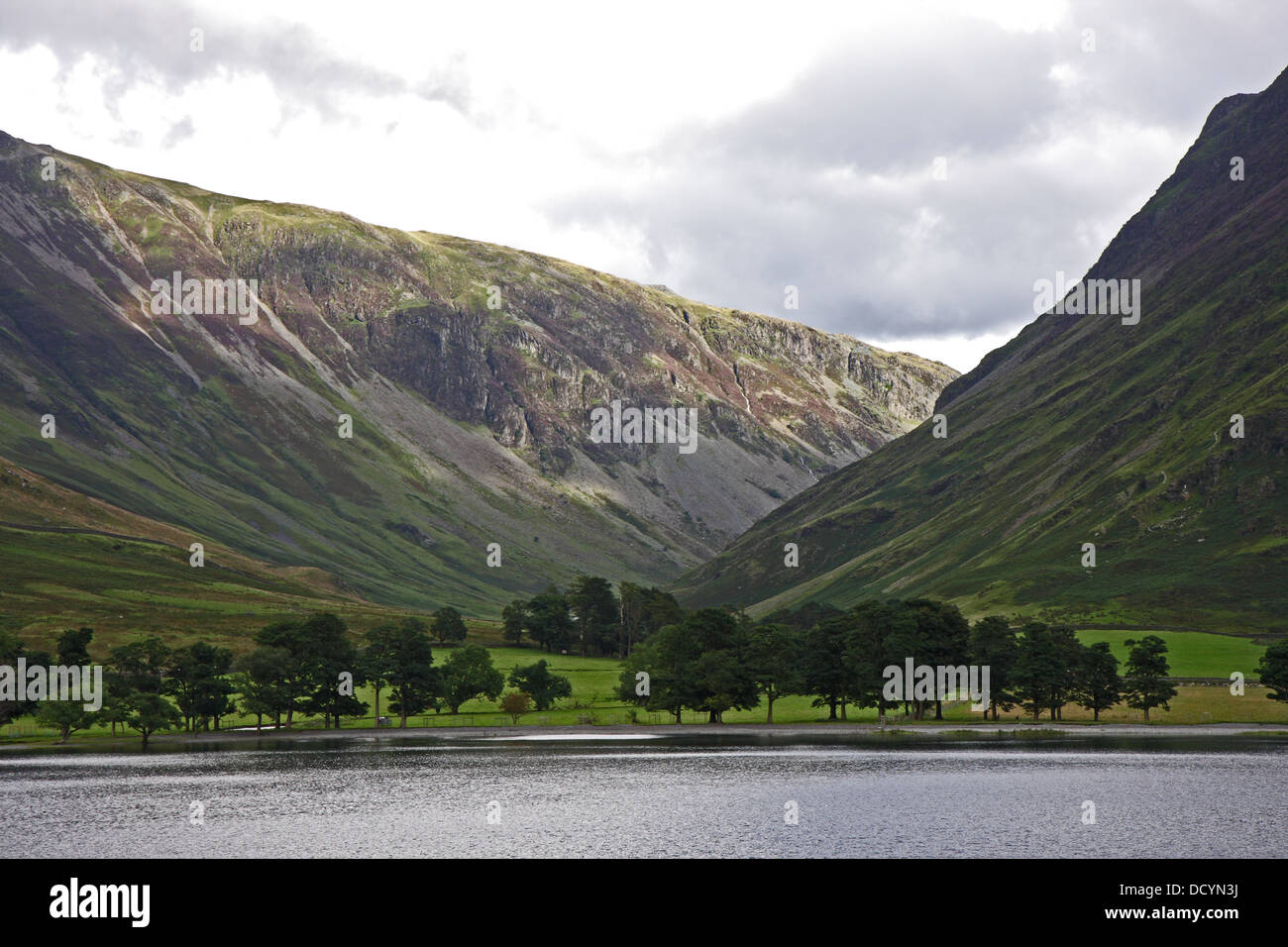 Valley of lake buttermere hi-res stock photography and images - Alamy