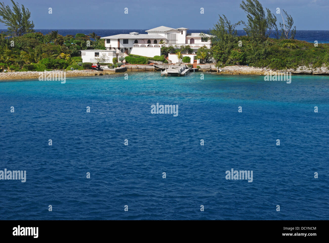 Large villa with private jetty, Nassau, New Providence Island ...
