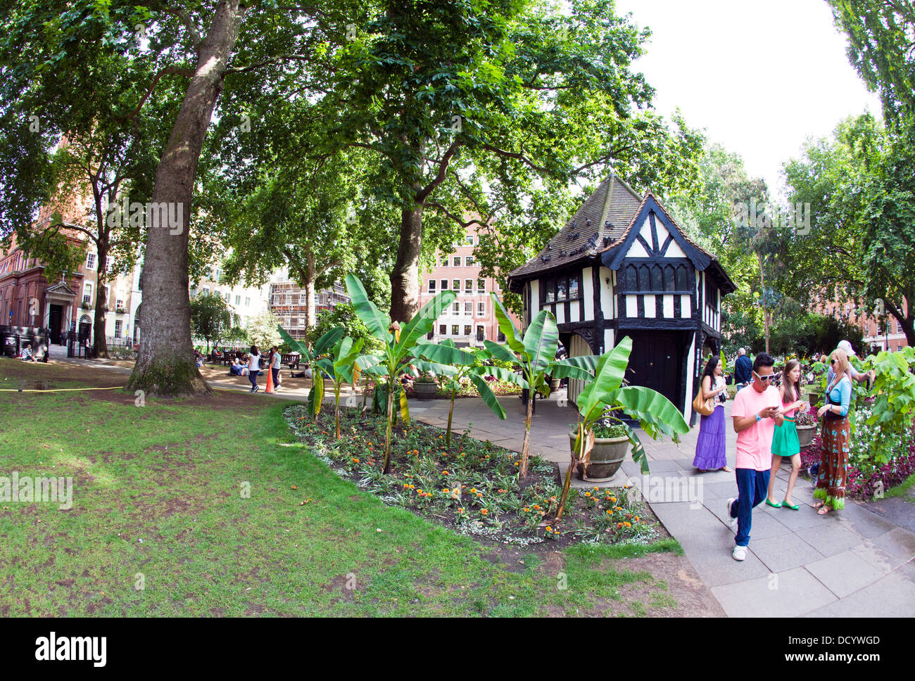 Soho square hi-res stock photography and images - Alamy